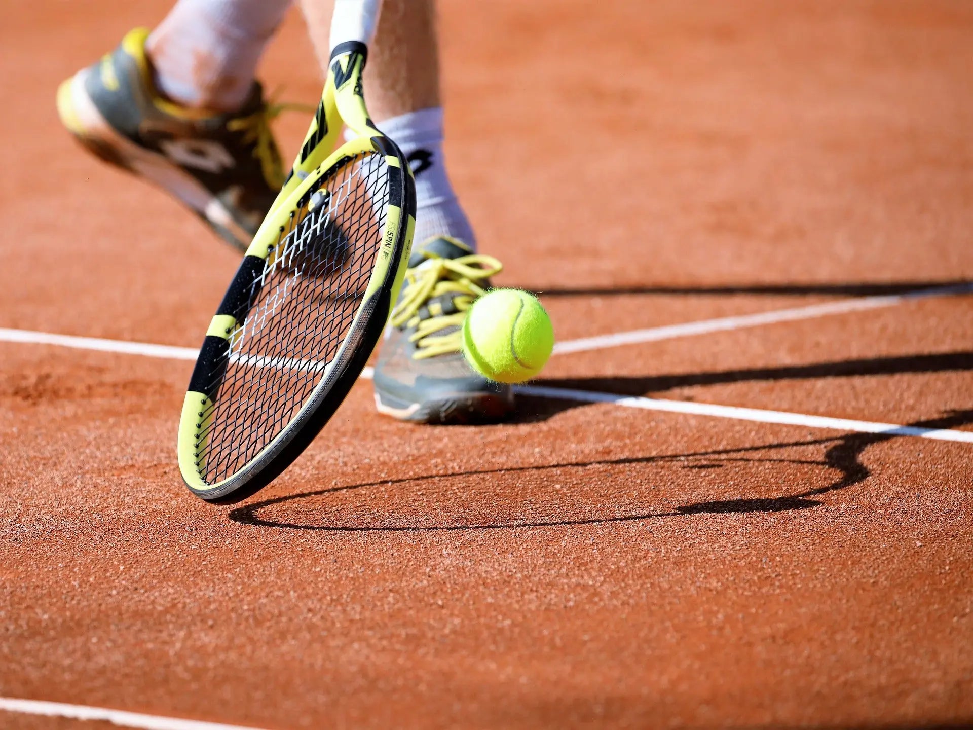 Badminton Vs. Tennis: Similarities and Differences - Probadminton